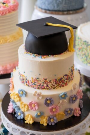 21+ Graduation Cake Ideas Every New Grad Will Love - SavvyCollegeGirl