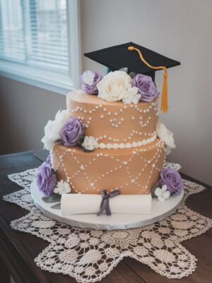 21+ Graduation Cake Ideas Every New Grad Will Love - SavvyCollegeGirl